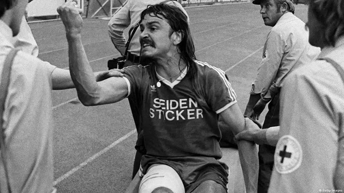 La peor lesión del fútbol: el escalofriante incidente de Ewald Lienen
