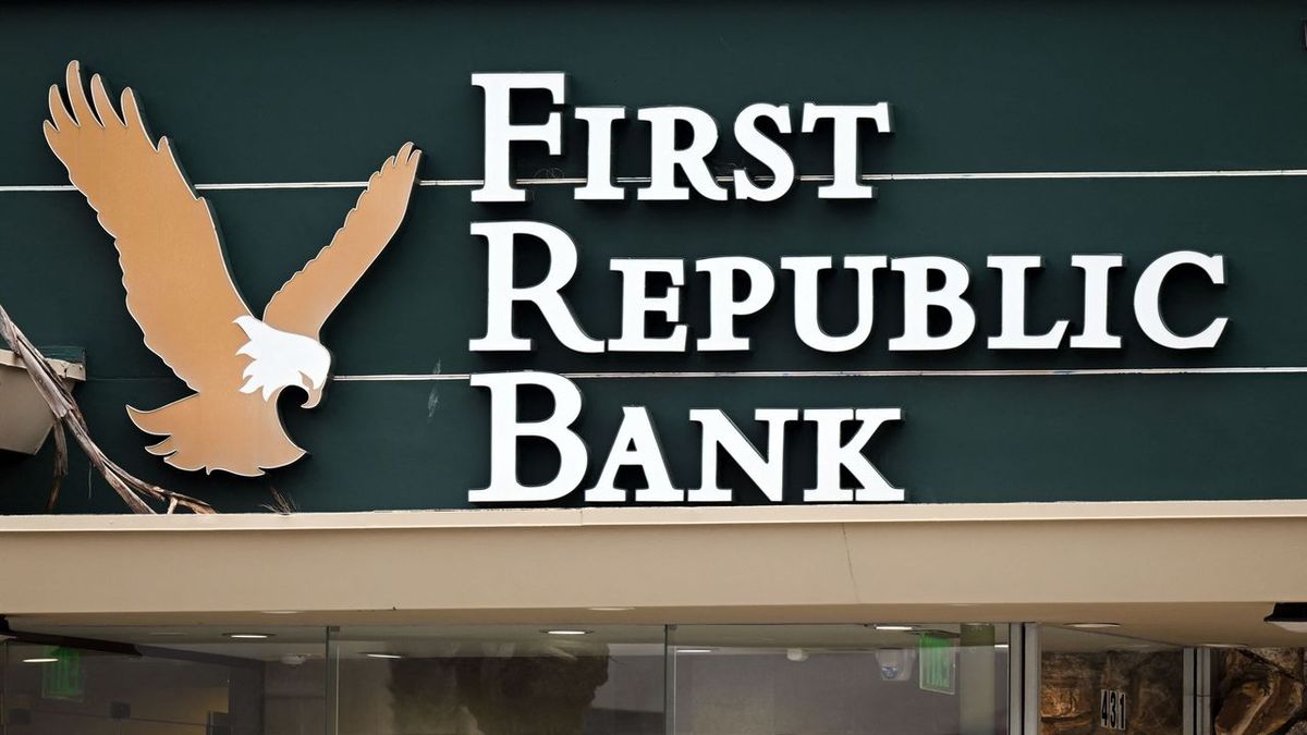 Hora de rescatar al First Republic Bank (y van... )