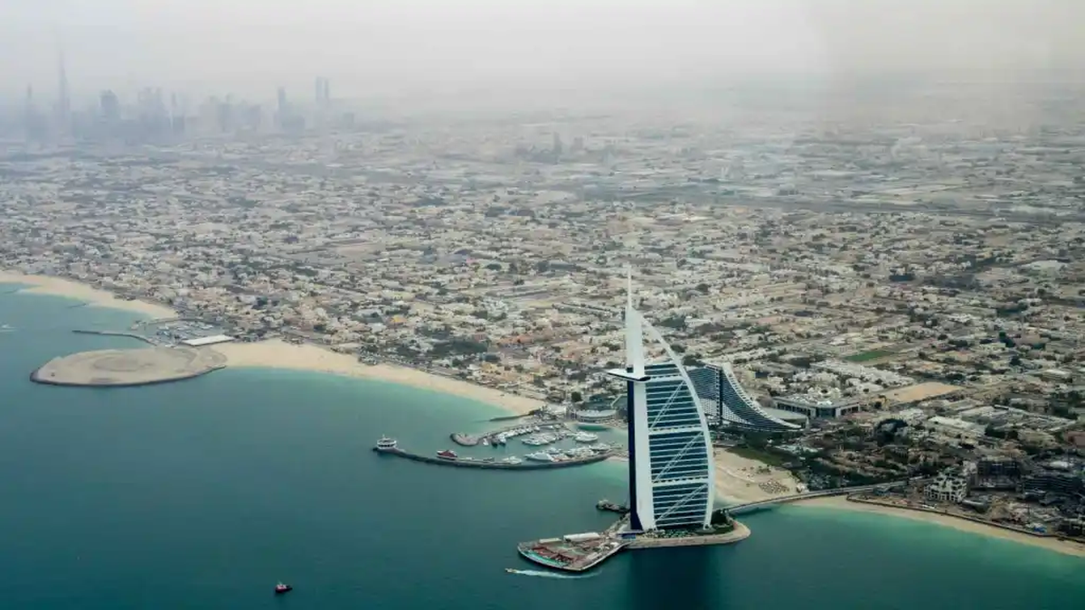 Ciencia: Emiratos Árabes logró hacer llover en el desierto con paneles solares