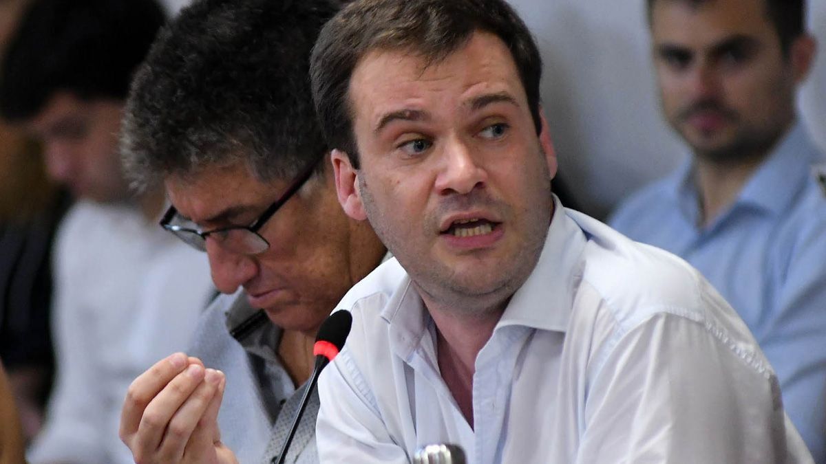 Juan Manuel López replicó a los halcones: Victimización