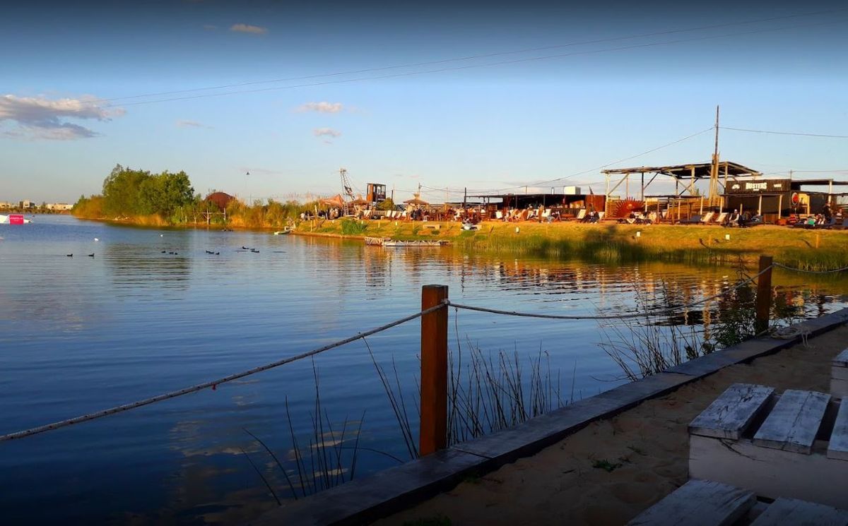 Un parque acuático en una laguna a minutos de la Ciudad de Buenos Aires
