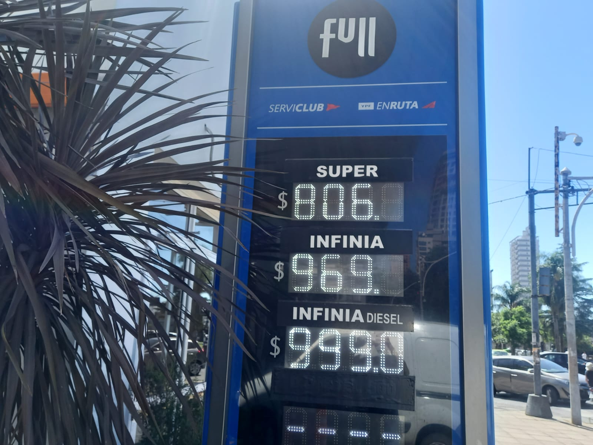 Santa Fe: Cuánto cuesta llenar el tanque de nafta del auto