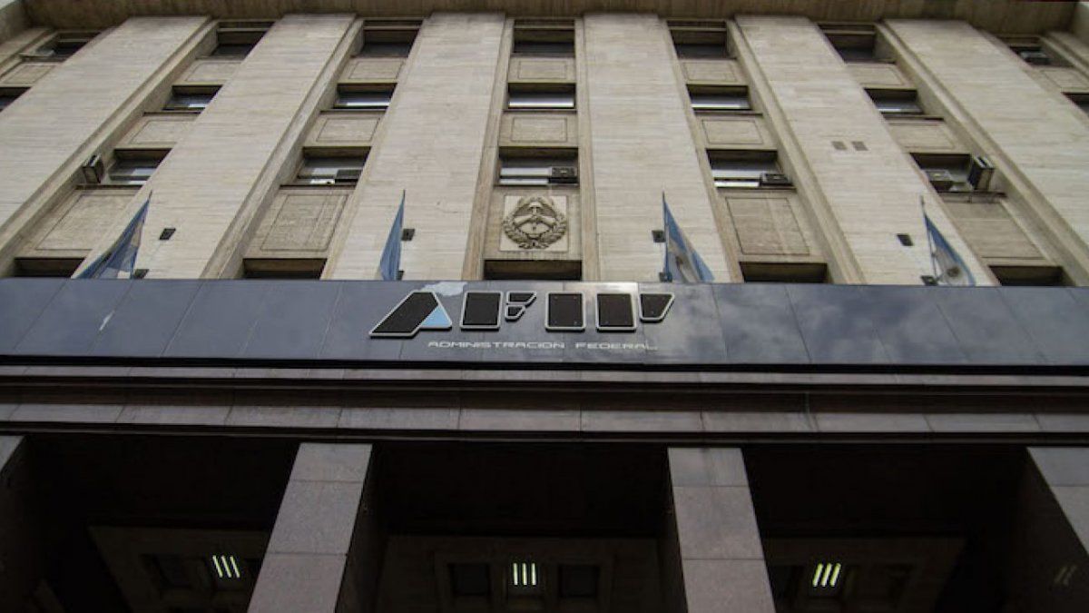 Golpe a la AFIP: se aleja de las criptomonedas por Lemon