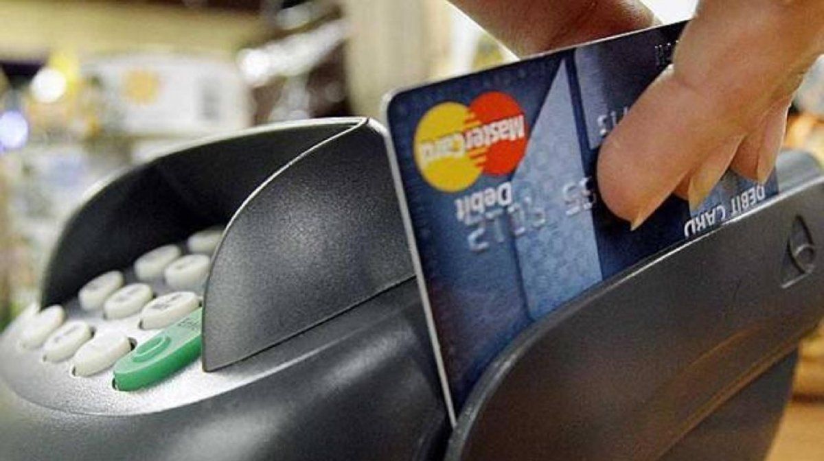 MODO y Mercado Pago en la mira por tarjeta de crédito/débito
