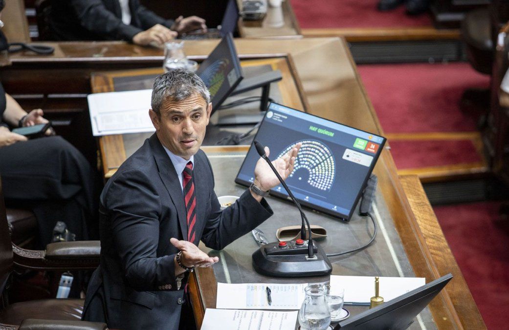 Martín Menem blindado: Estrena poroteo y mojada de oreja a Santiago Caputo