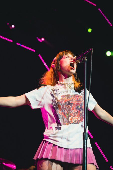 Paramore incendiario: Un regreso icónico de la escena emo