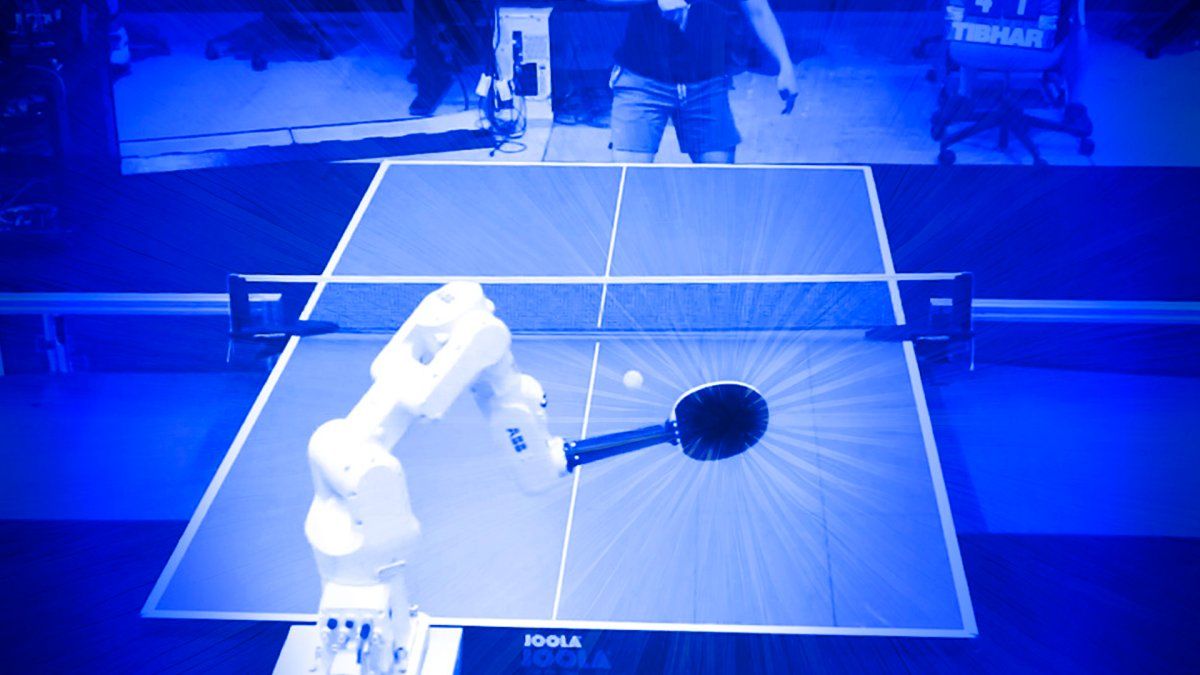 Google DeepMind creó un robot que juega al ping pong como vos