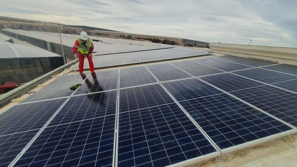 Ciencia: Emiratos Árabes logró hacer llover en el desierto con paneles solares
