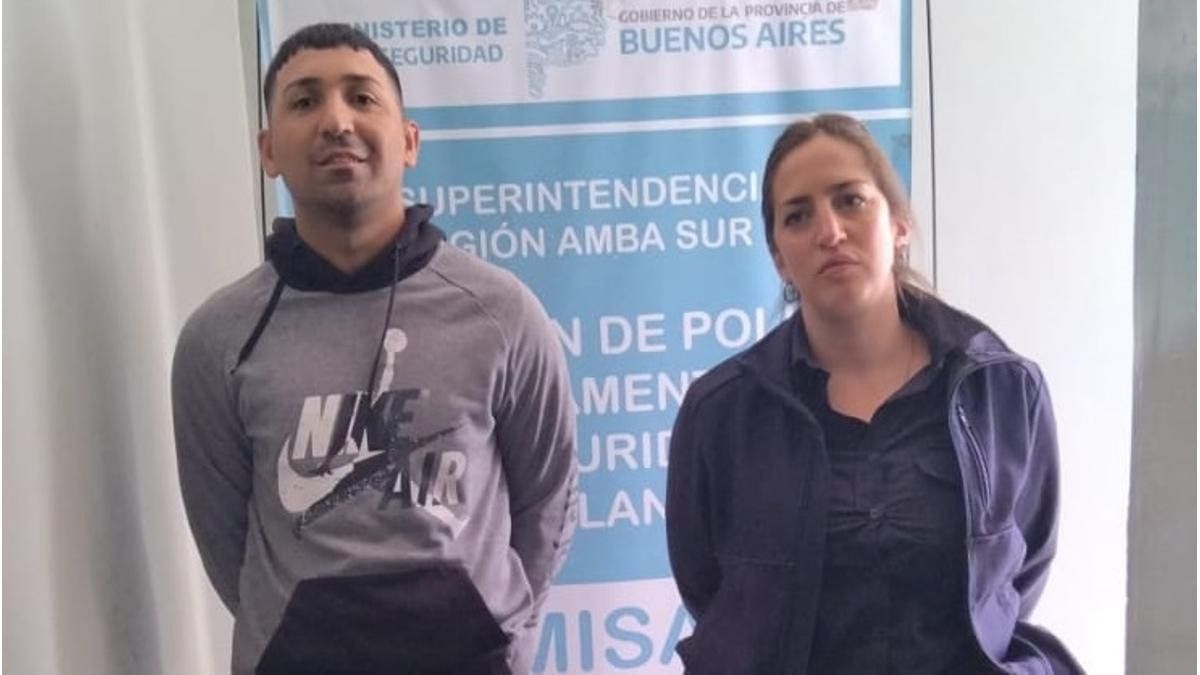 Armas y dólares: Detuvieron al líder de la barra de Racing