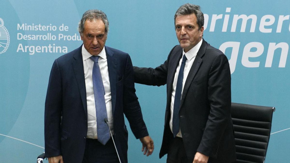 Guerra Sergio Massa vs. Scioli por piso PASO y reaparece CFK