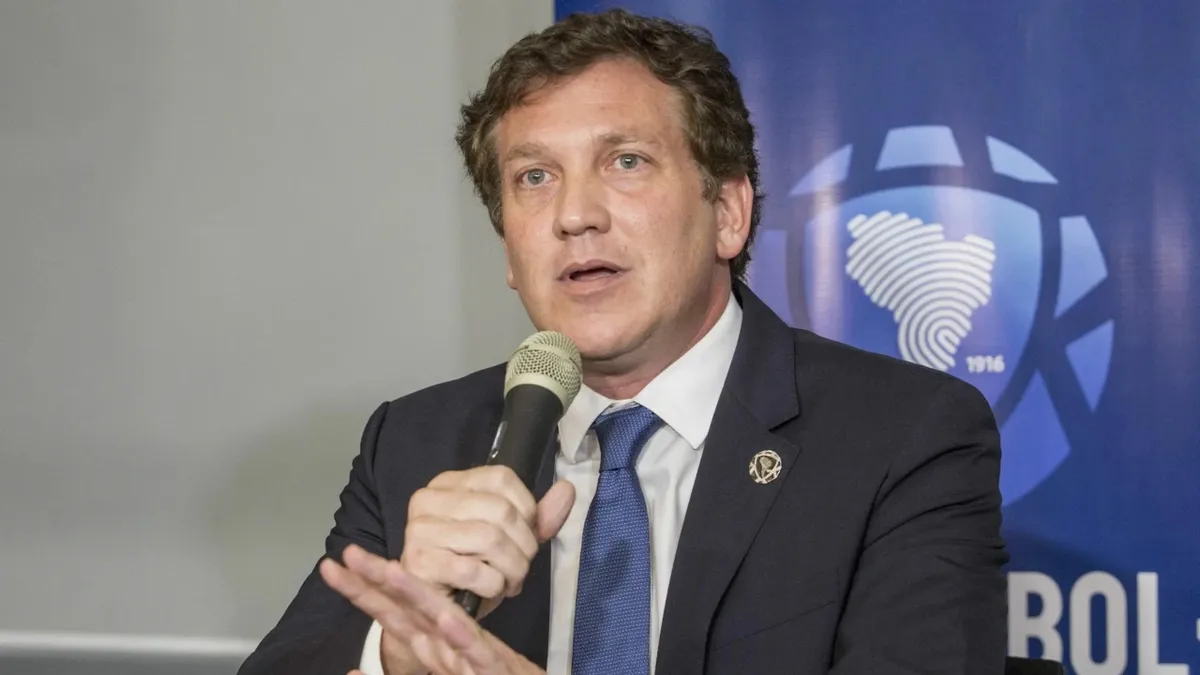 Alejandro Domínguez: entre el poder y la polémica, celebra otra vuelta ...