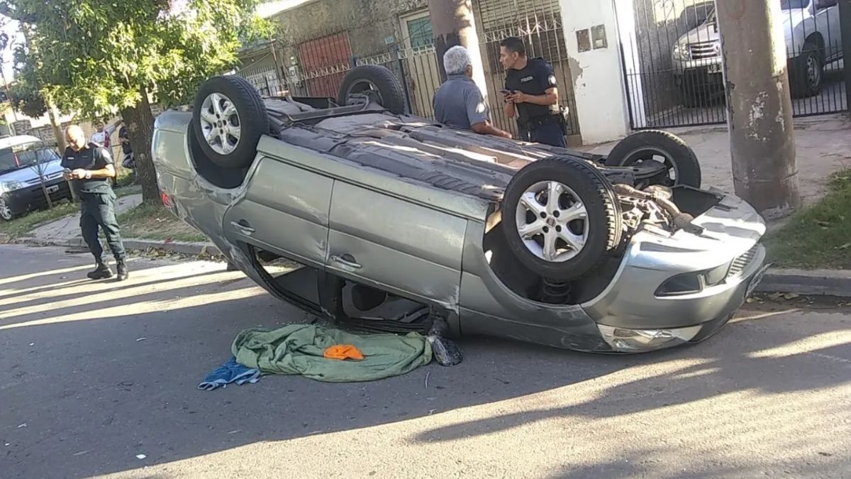 Entradera que salió mal: Balacera, fuga y un ladrón muerto