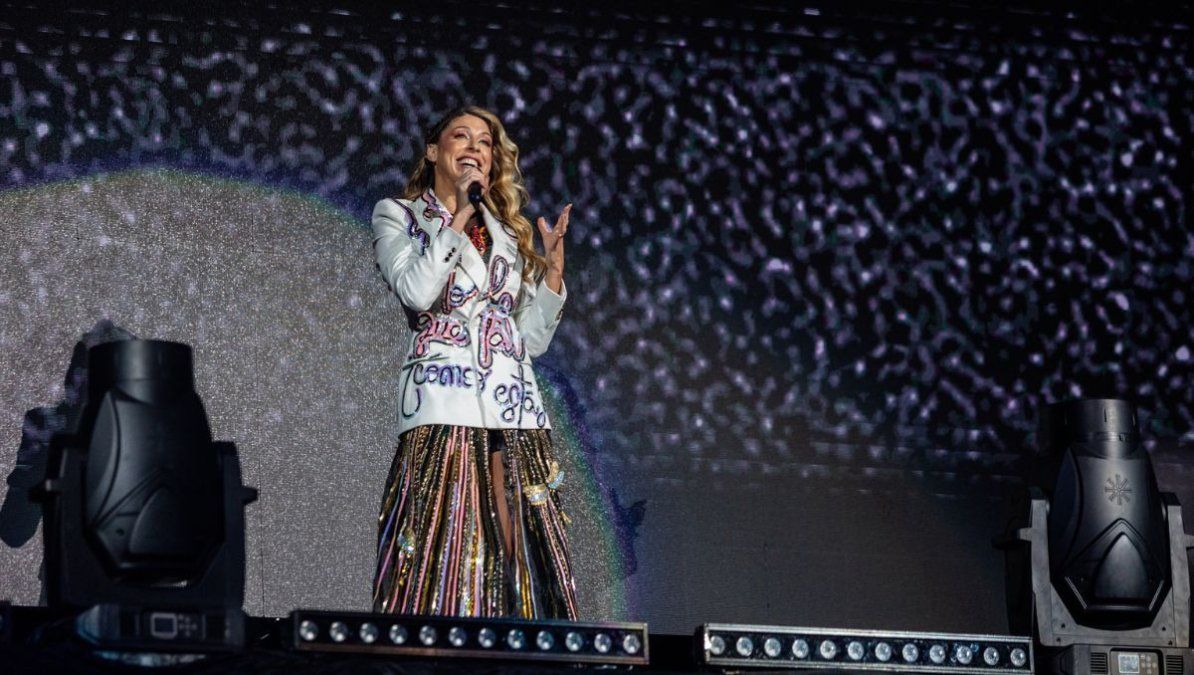 Flor Bertotti en concierto: El invitado que sorprendió al público