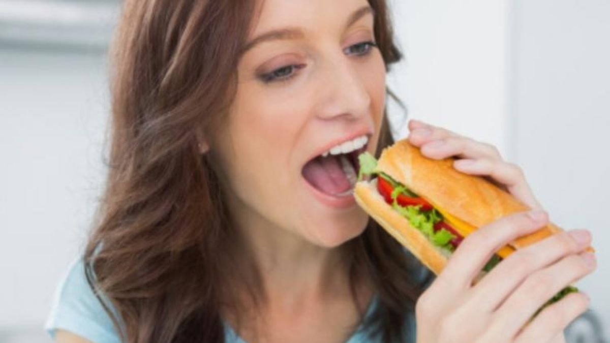 Cómo evitar comer en exceso cuando se trabaja desde casa