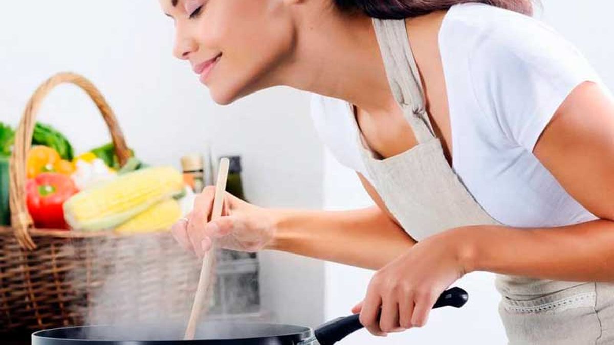 La culpa es del olfato: Estudio afirma que oler la comida engorda