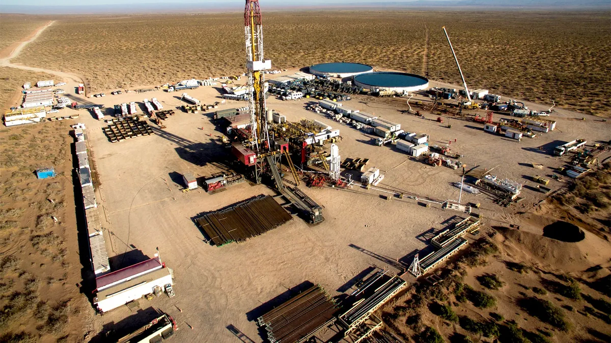 YPF con 6 socios construirán VMOS, costará US$2.500 millones