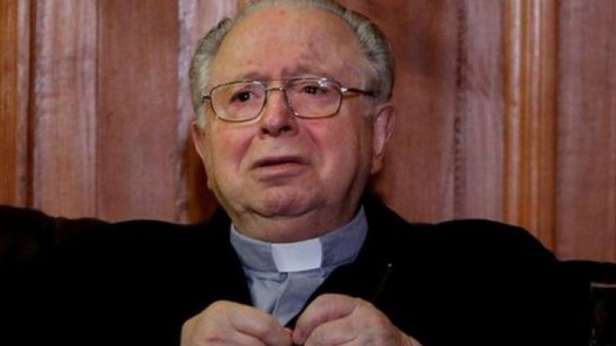 La Iglesia católica recompensa a las victimas de Karadima