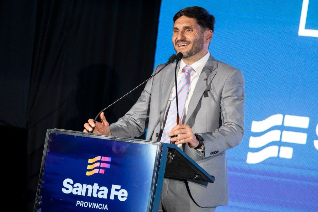 La imagen positiva de Maxi Pullaro que afianza su débil gestión