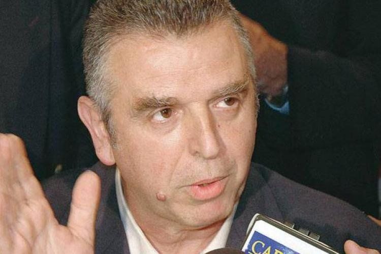 La Cámpora y su versión Luche y Vuelve por Firmenich