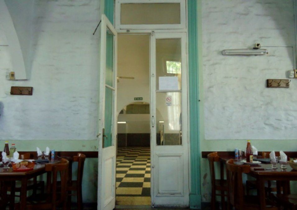 El pintoresco bodegón de Buenos Aires que sirve comida casera a muy ... El pintoresco bodegón de Buenos Aires que sirve comida casera a muy ...