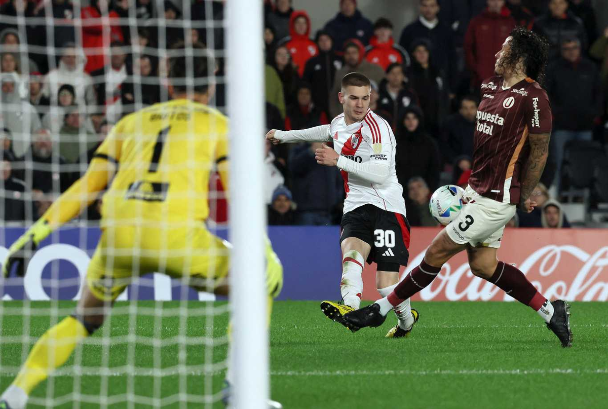 River y sus fantasmas: rascó un empate amargo vs. Universitario en el ...