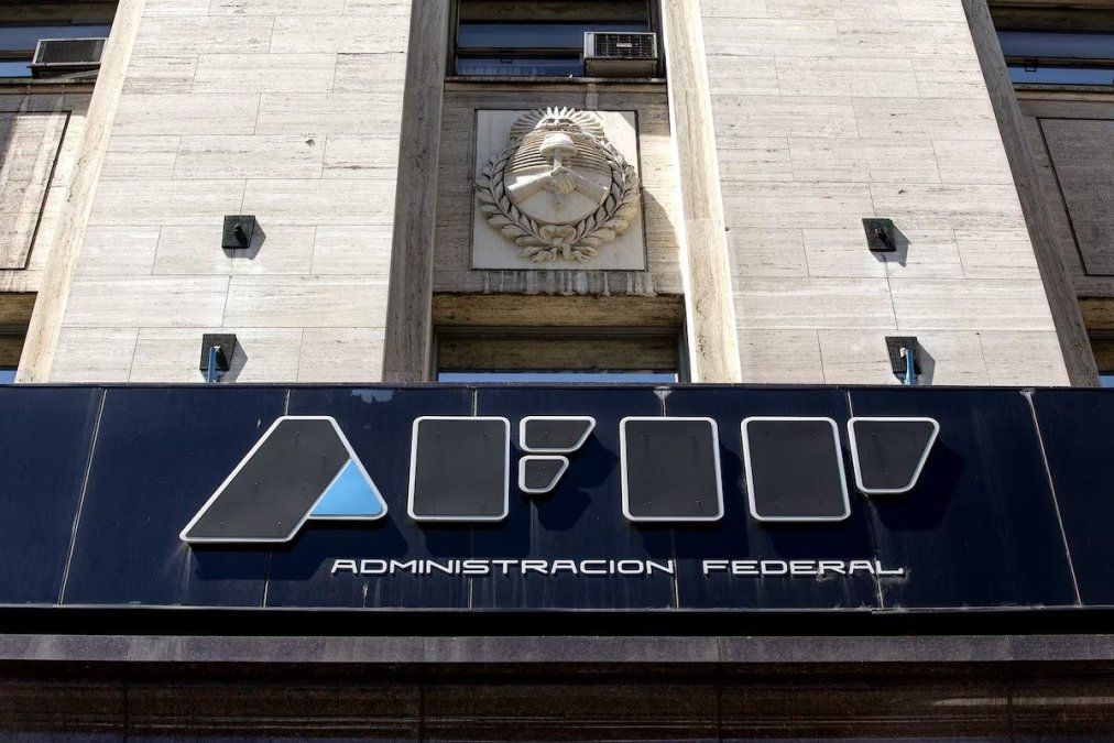 AFIP: Trabajadores tomaron el edificio y anunciaron una drástica ...