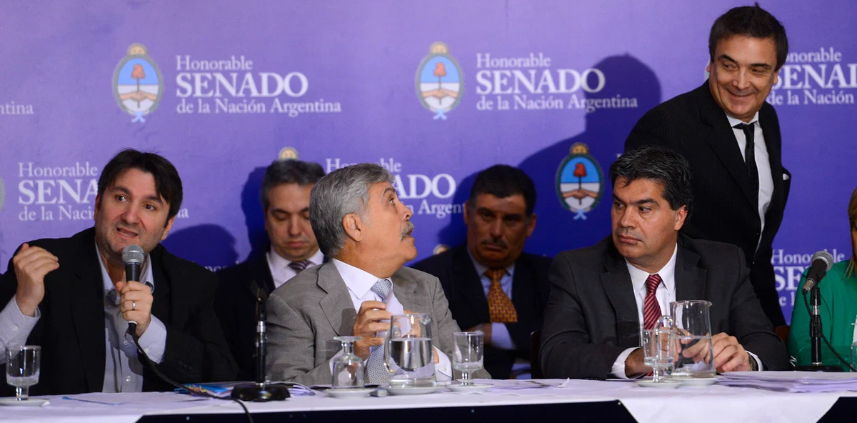 Mahiques con Rendo y Casey: Clarín busca juez para el 4G