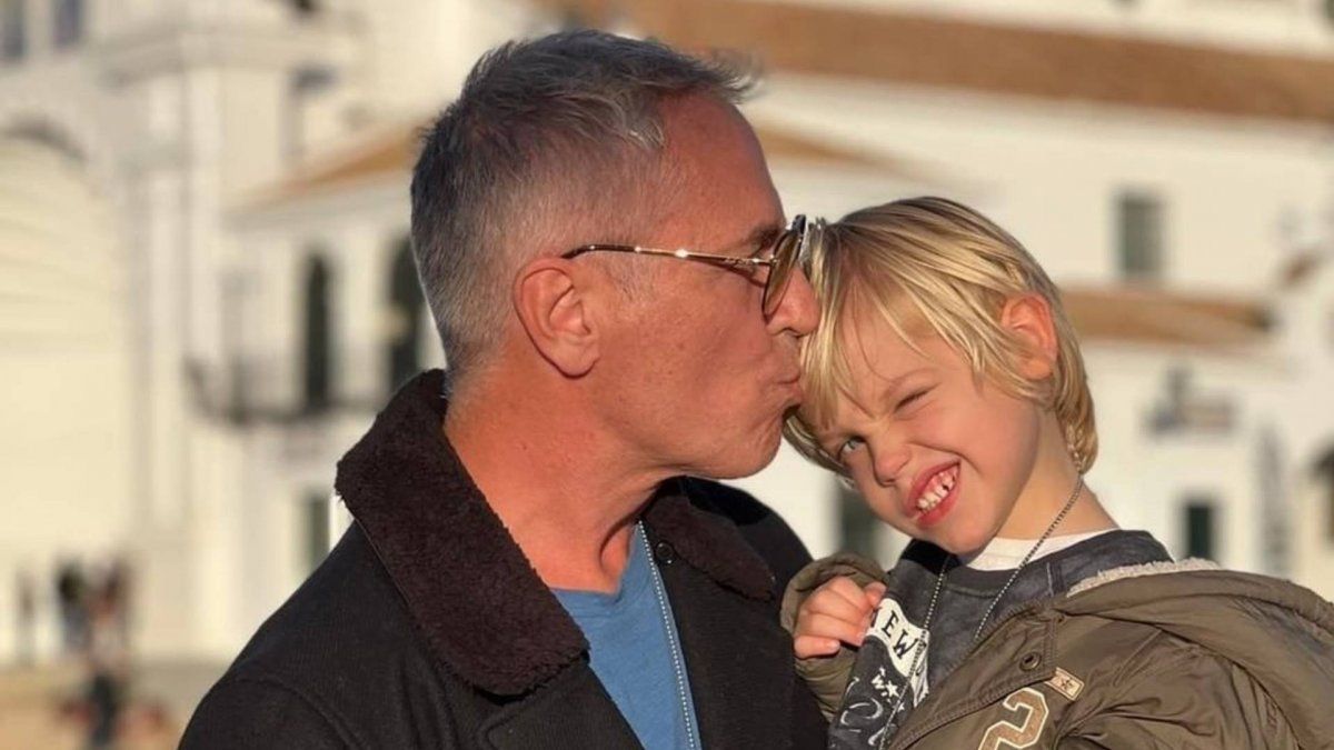 Al estilo Kun Agüero con Disney: Mirko firma con Paramount