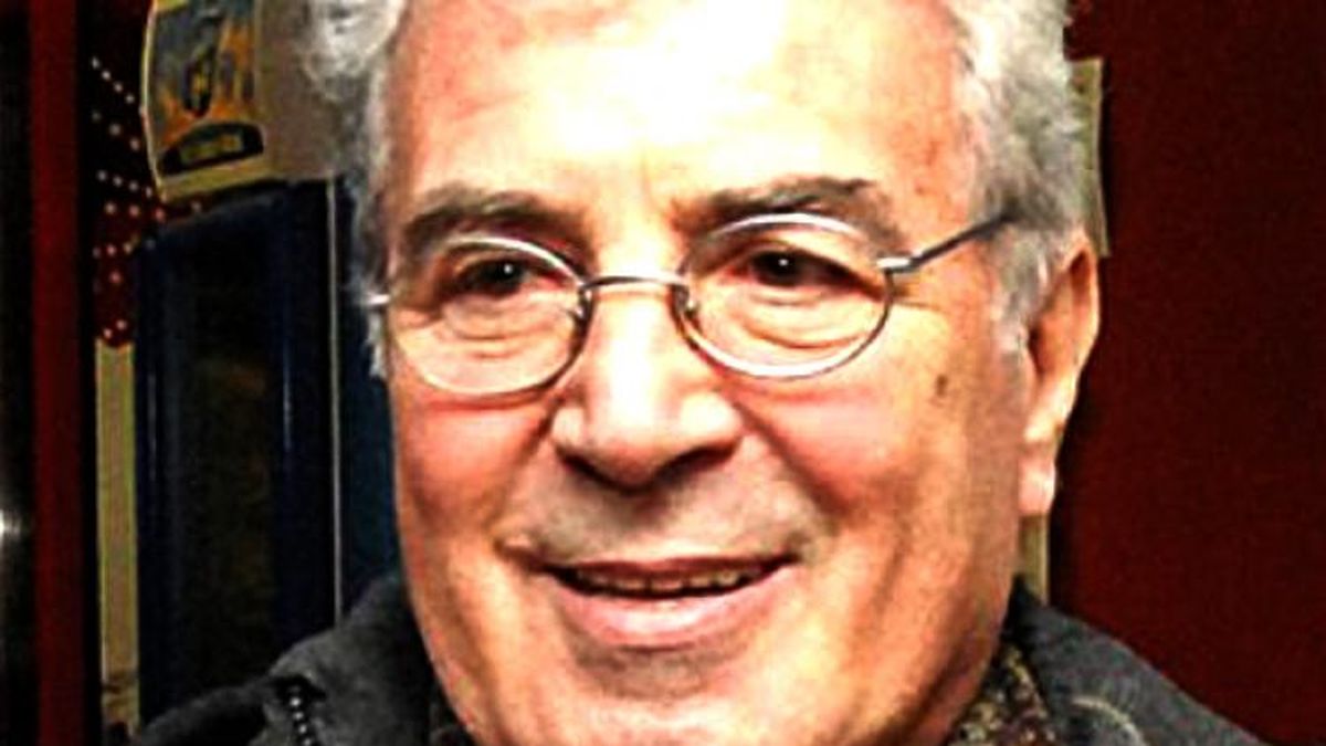 Pelotudos, el nuevo poema de Barone