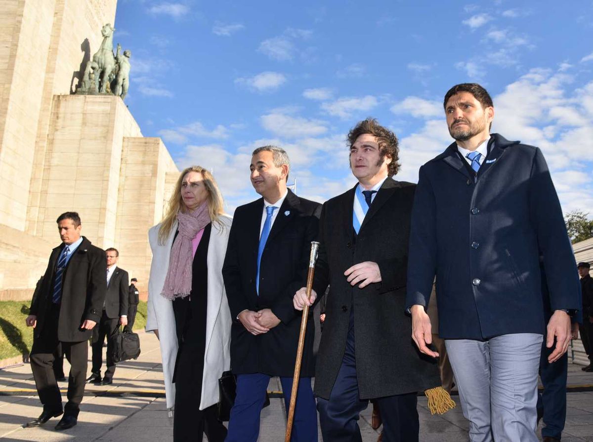 Javier Milei y la bandera idolatrada