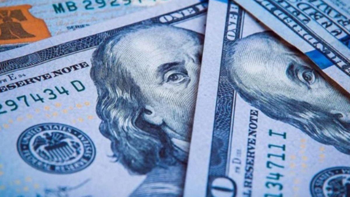 El dólar deep blue llega a $1.200