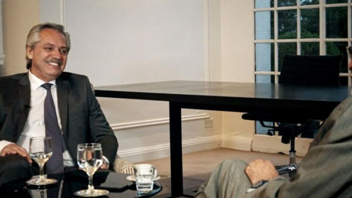 Alberto F. y Verbitsky, entre Vaca Muerta, CFK, Bloomberg, FMI... y ...