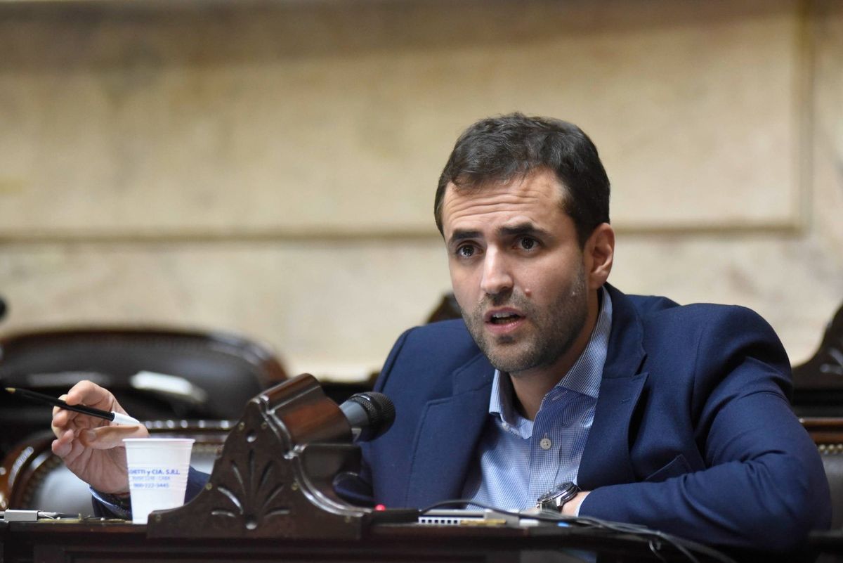 Emiliano Estrada del PJ haría campaña sucia en redes con la tuya