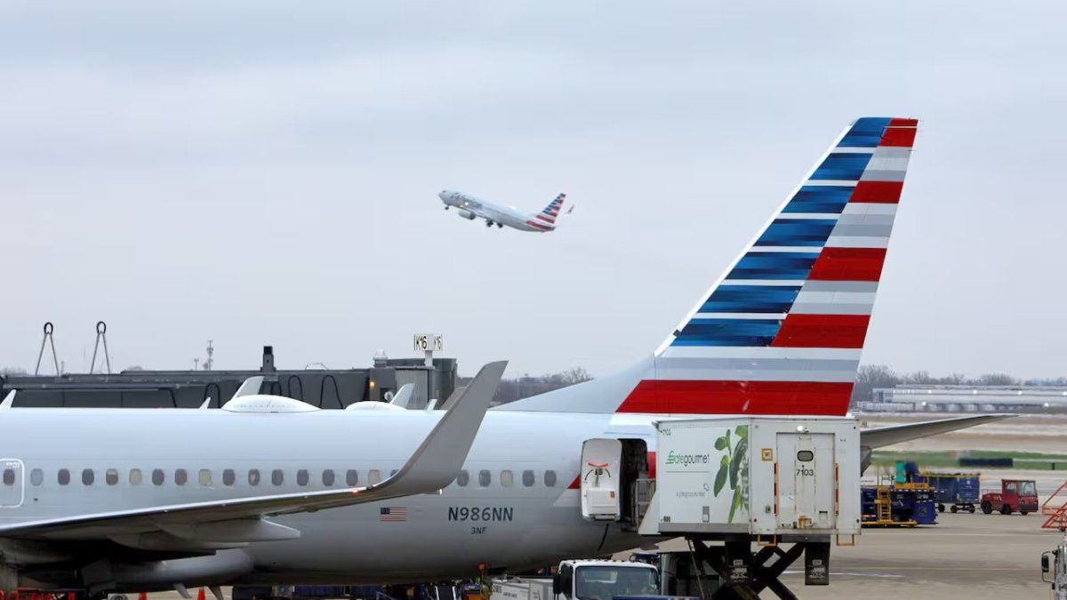 Aerolínea debe enfrentar multa millonaria por su trato a viajeros