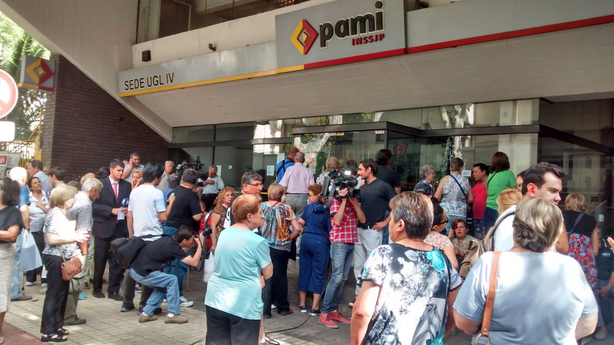 ¿y Por Qué No Cerrar El Pami Y Pasar A Los Afiliados A Las Obras Sociales