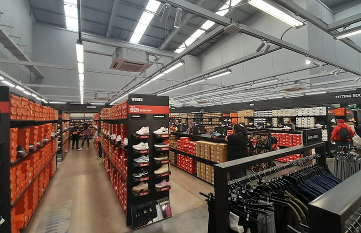 El outlet furor que arrasan los argentinos en Chile