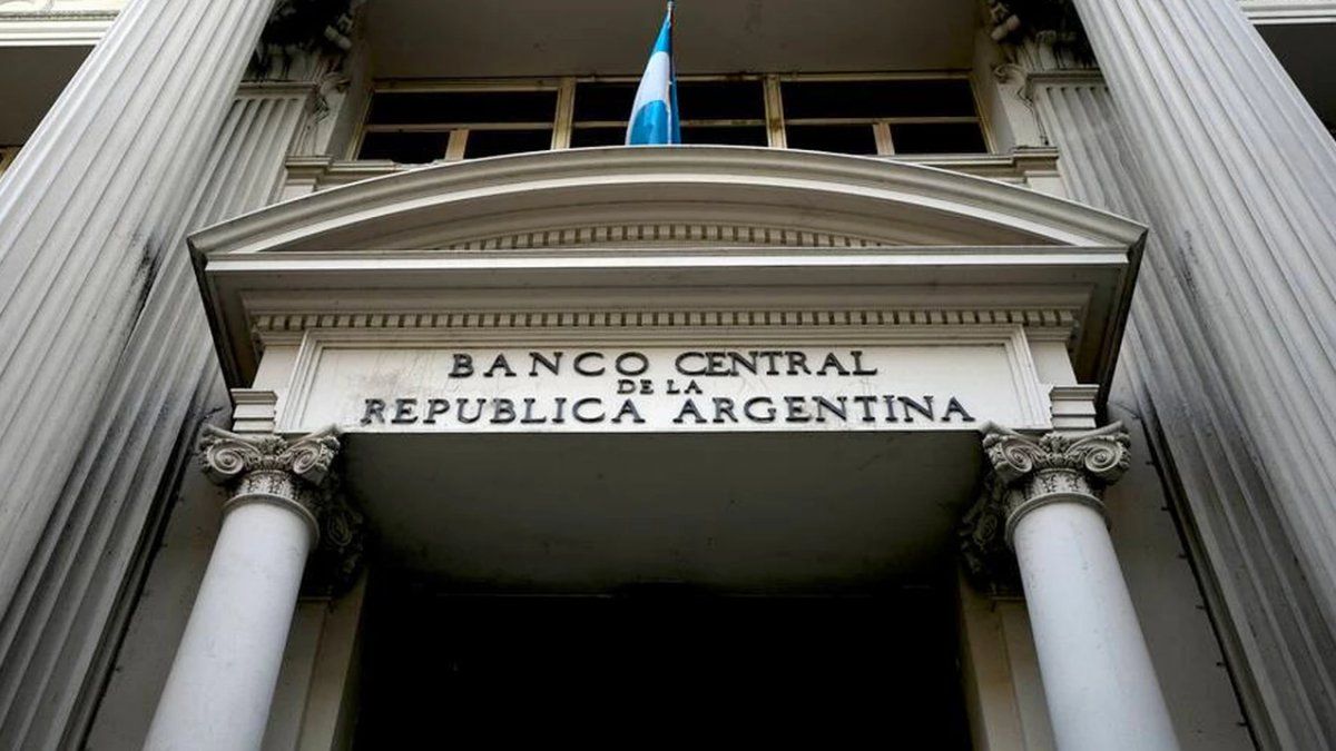 Plazos fijos: El BCRA baja la tasa de interés al 70% TNA