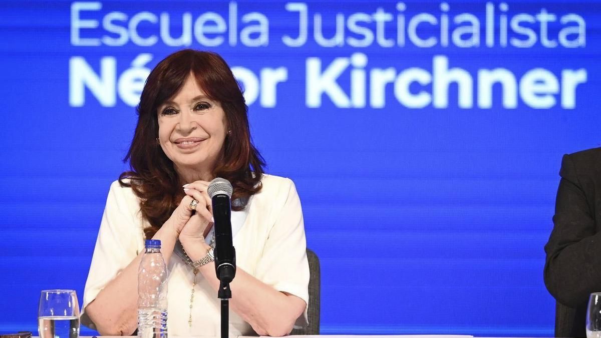 Cristina Kirchner: Cumpleaños, la UCA y peor que en 2004