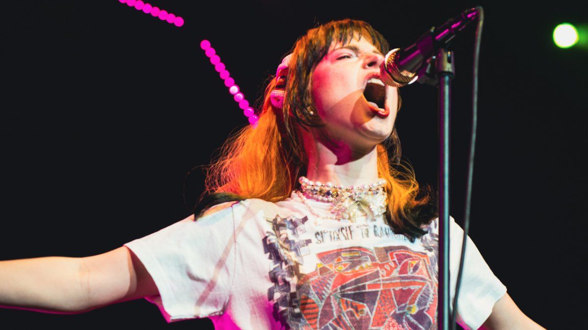 Paramore incendiario: Un regreso icónico de la escena emo