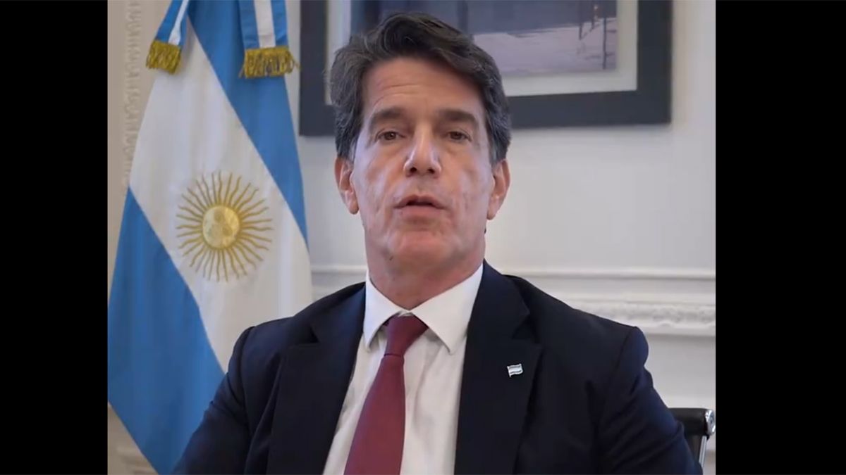 Nicolás Posse sólo leyó, incluyendo un dólar 2024 muy por detrás de la ...