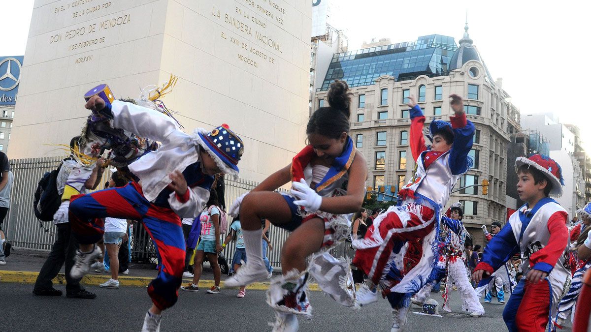 Carnaval: Murgas porteñas, elixir en tiempos de sombras