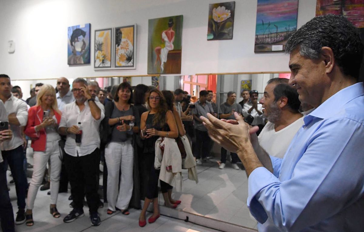 Jorge Macri muestra la foto con Augusto Rodríguez Larreta