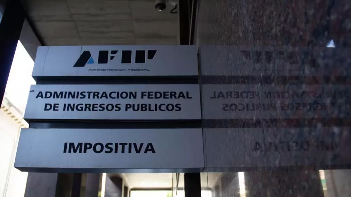 Apagón, ruidazo y asambleas en ARCA: Escala el conflicto gremial