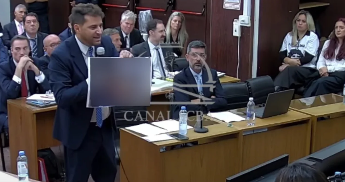 La impactante foto de la muerte de Maradona que mostró el fiscal en el juicio