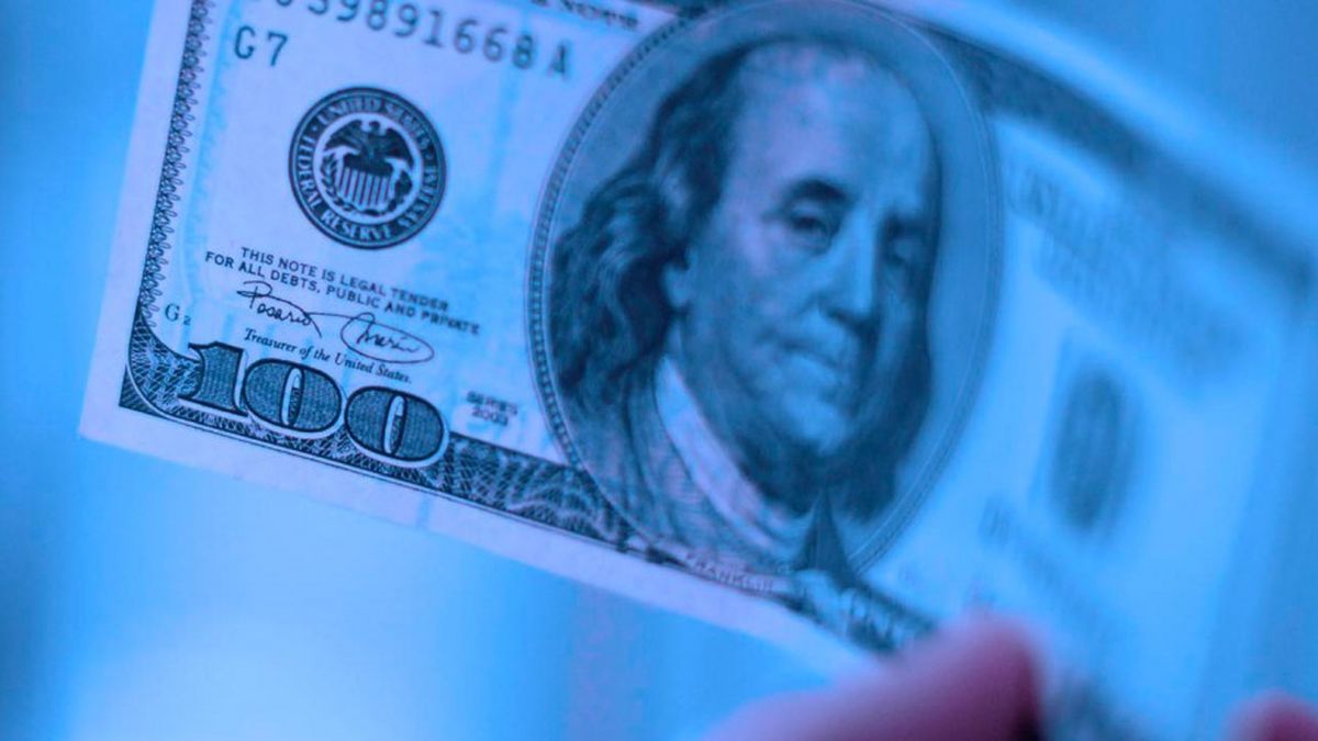Dólar blue: A cuánto disparó las expectativas a diciembre