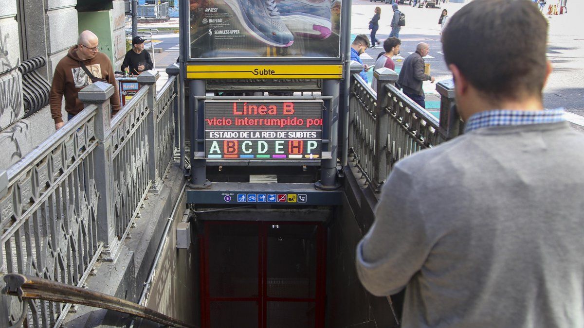 La Izquierda, subtes, piquetes, la Corte y la Constitución