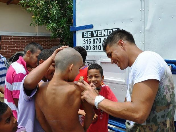 El colombiano Teo Gutierrez se vestirá de rojo y blanco