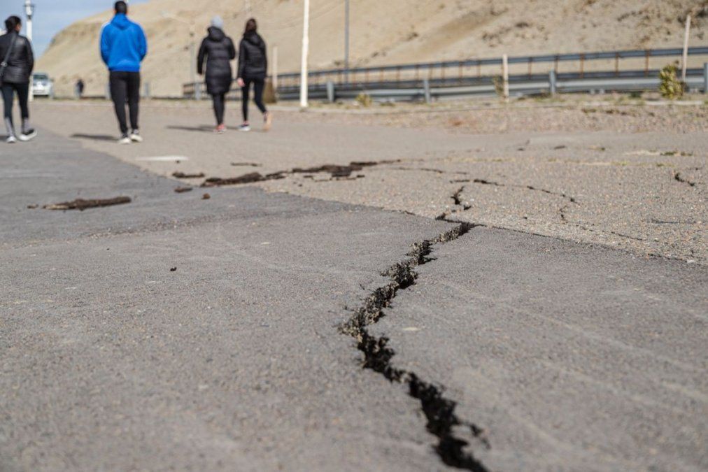 Ruta 3: Cerro Chenque colapsa y reclaman puente marítimo