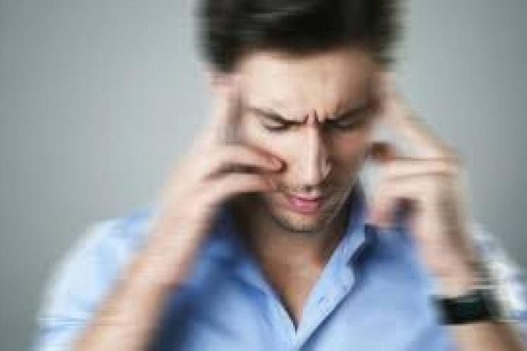 Pérdida de equilibrio, giros y desorientación: qué es el vértigo y cómo tratarlo