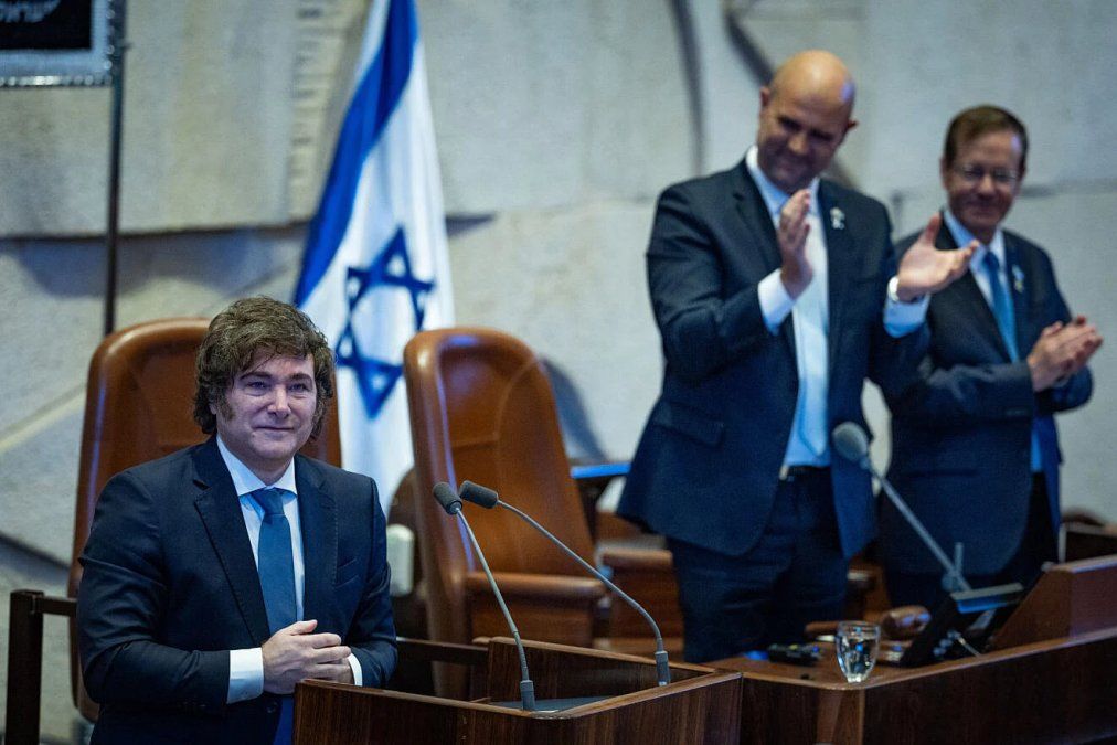 Javier Milei en Israel: Ovación en el Knesset tras el muro de los lamentos